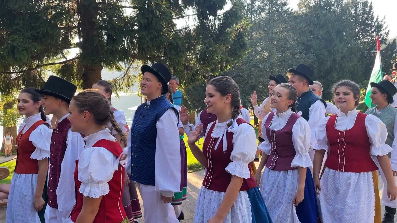 Aktywne wakacje Zespołu Pieśni i Tańca Poloneziaki Aktywne wakacje Zespołu Pieśni i Tańca Poloneziaki